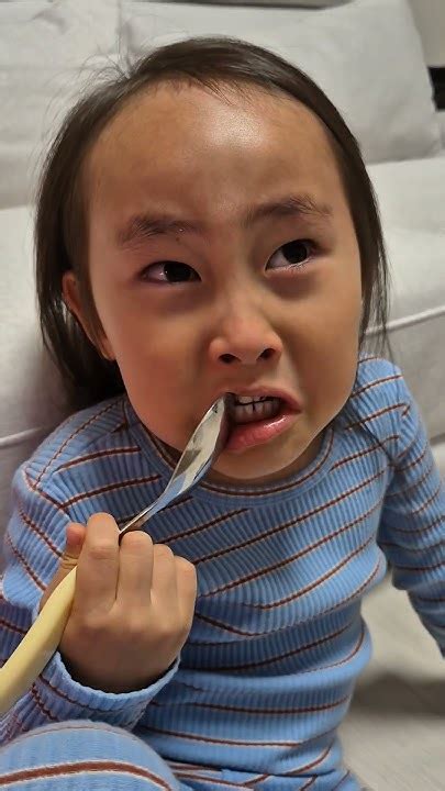 갑자기 엄마아빠 늙지 말라며 밥먹다 우는 파워f 딸래미 이미 늙어버린 애미 Youtube