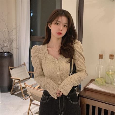DFMEI 레이스 브이넥 블라우스 여성복 봄 디자인 양식이 예쁜 프렌치룩입니다 가격 변동 추적 그래프 역대가