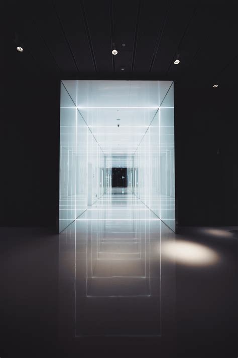 무료 이미지 빛 건축물 유리 어두운 천장 공간 어둠 조명을받은 인테리어 디자인 대칭 모양 화이트 홀