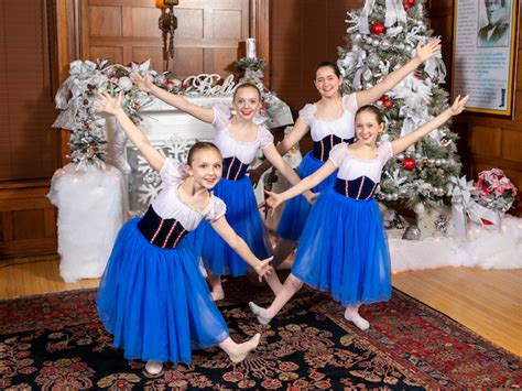 Nutcracker2022047siblings Nesting Dolls Oglebay Institute