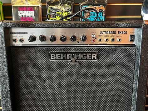Behringer Ultrabass Bx600 Reverb