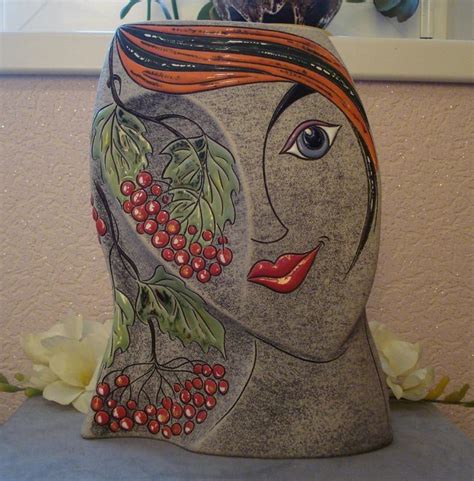 Ваза дівчина калина — ціна 950 грн у каталозі Вази Купити товари для