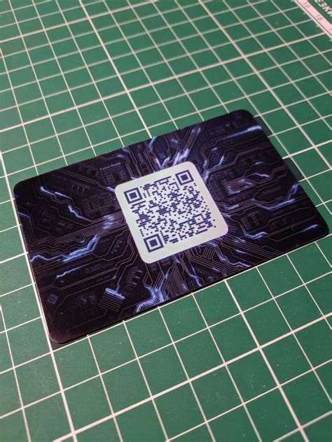NFC-визитки из дерева с QR-кодом