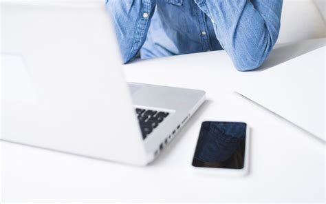 Pandemie Maakte Jongvolwassene Humeuriger