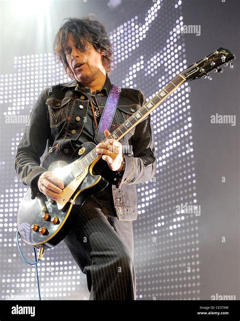 Dean Deleo Stone Temple Pilots Perform Live In Concert At Seminole Hard