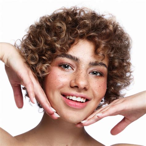 This Is The Best Way To Choose The Right Hair Color For Your Skin Tone