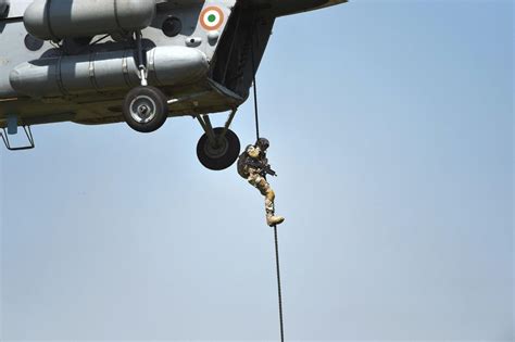 What Is The Garud Commando Salary In India