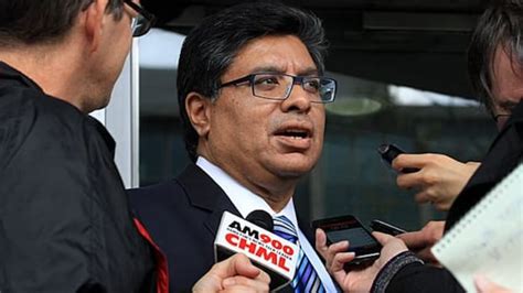 Lépouse Du Présumé Avocat De Ryan Wedding Prête à Verser 25 M Pour Sa Libération Radio Canada