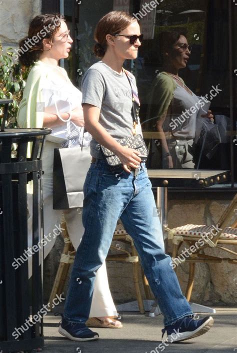 Pin By Betsy Amo On Natalie Portman Natalie Portman Bell Bottoms