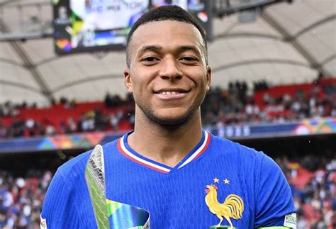 مبابي يحصد جائزة الأفضل في مباراة ألمانيا وفرنسا كورة بلس