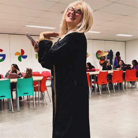 Roberta Fernandes Umarobertafernandes • Instagram Photos And Videos