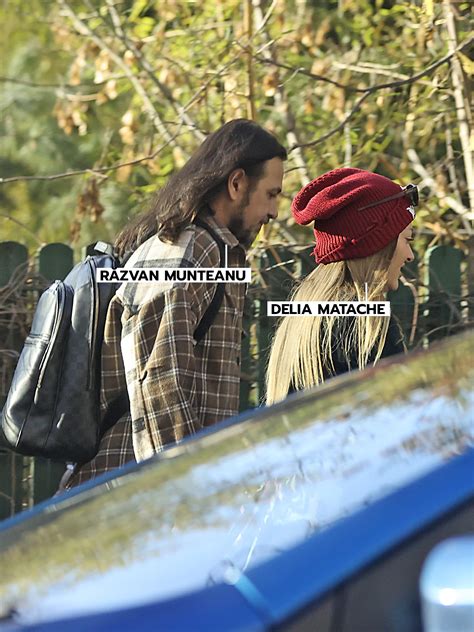 Răzvan Munteanu Nu O “slăbește” Nicio Secundă Pe Delia Iar Cancan Ro A Surprins O în Toată