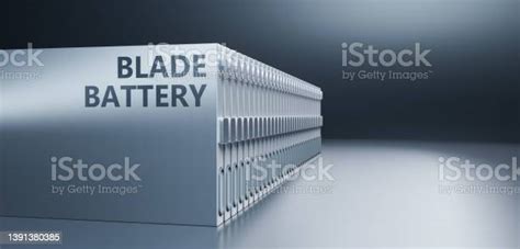 현대 전기 자동차를위한 블레이드 모양 배터리 셀 디자인 리튬 이온 Lfp 에너지 저장 기술의 새로운 연구 개발의 3d 렌더링은
