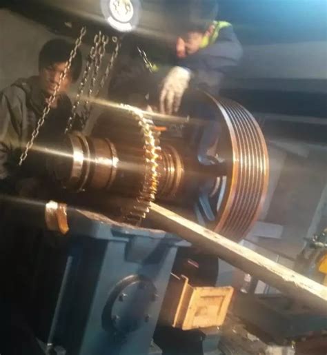 技术的精湛少不了电梯人的付出