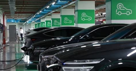 굳이 전기차를보조금 1년에 100만원씩 줄어드는 이유 전기차 30만 시대3·끝