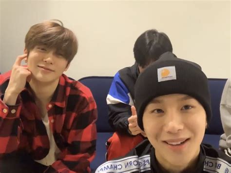 쥬릴🍒 On Twitter 연상 눈빛이 미쳤어요 Tkvnhyzbil Twitter