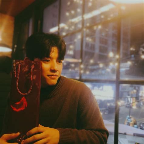 Lomon 991111 On Instagram “이제서야 생일 챙기네 시스터 선물 센스 있었다 많이 늦었지만 생일 축하