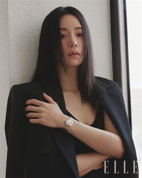 임지연 훤히 드러냈네…잘록한 허리로 모델 포스 [화보]｜스포츠동아