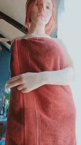 Redhead Towel Drop Scrolller