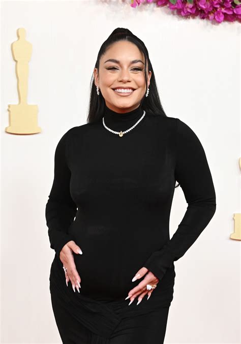 Vanessa Hudgens Sommergatestil 2024