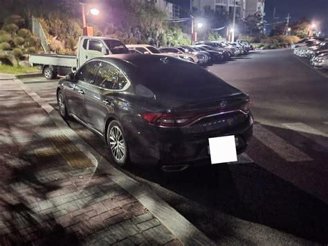 어제 밤에 아기랑 산책하고 돌아오는데 자동차 에펨코리아