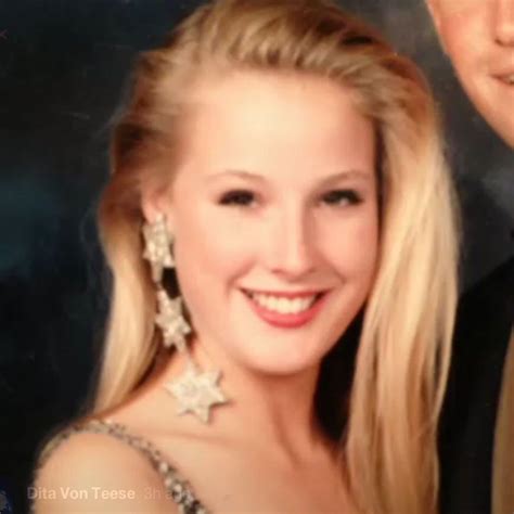 Want To See What Dita Von Teese Looked Like As A Blond Non Burlesque