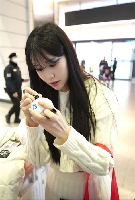 好久不見的渡娥一出關就來幫我簽名真的會愛死😍😍😍 仁川女神 金渡娥 Youtube