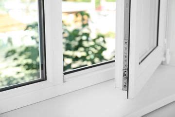 Vinyl Vs Fiberglass Windows The Pros And Cons According To Experts Real Homes
