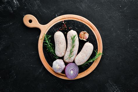 향신료와 허브와 소 하 세 생 지 바베 큐입니다 에 검은 돌 배경 최고의 볼 수 있습니다 무료 사본 공간입니다 고기에 대한 스톡 사진 및 기타 이미지 Istock