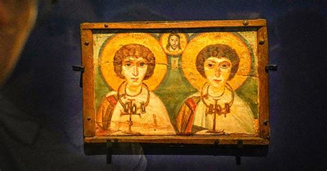 우크라 성화 작품 파리 루브르서 전시비밀 수송작전