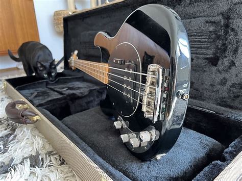 Ernie Ball Music Man Stingray 1997 Schwarz Reverb Deutschland