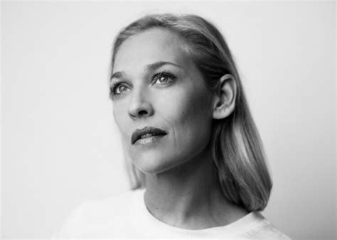 10 Hot Sexy Eva Mylott Bikini Pics