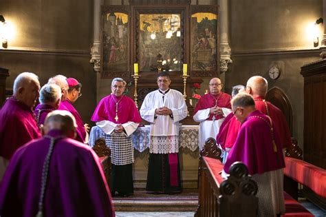 Zagrebačka Nadbiskupija Mons Tomislav Subotičanec Ustoličen Za Kanonika Prvostolnog Kaptola