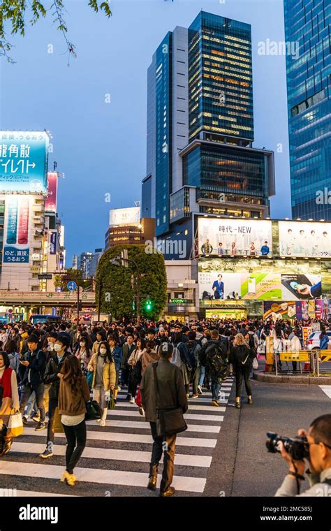 Tokyo Shibuya The Famous Scramble Crossing With People Crossing The