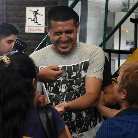 Las Fotos Del Velatorio De Santiago Bal Infobae