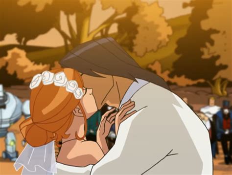 Teenage Mutant Ninja Turtles April And Casey Kiss
