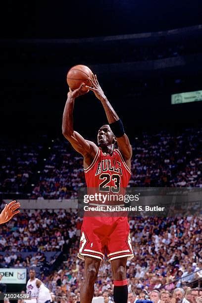 Michael Jordan Jump Shot Photos And Premium High Res Pictures Getty