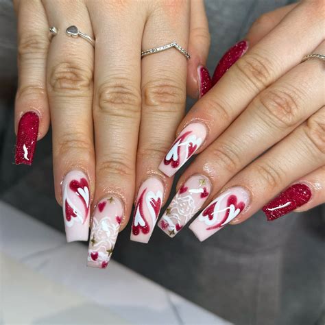 15 Red And White Nail Ideas With Serious Appeal Creativebooster