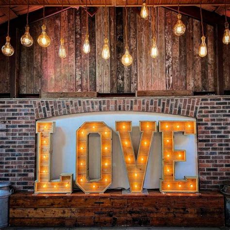 25 Pretty Wedding Backdrop Ideas For Your Ceremony Blitsy