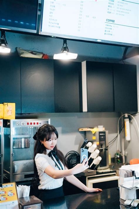 [loozy] Son Ye Eun 손예은 Ticket Girl R Sonyeeun