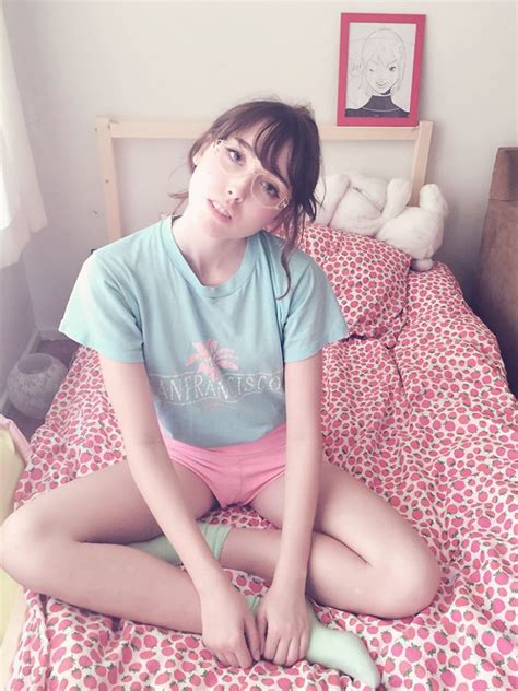 Zoe Voss S Biography Wall Of Celebrities