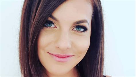 Foto Birgit Sarrap Näitab Oma Võrratut Bikiinikeha Soojas Ookeanis