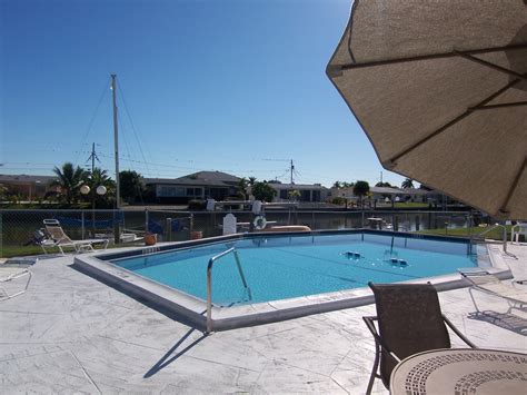Rented 1100 Per Month Flamingo Cay 2 2 Waterfront Villa With Pool