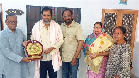 महाराष्ट्र की नाट्य संस्था 'परिवर्तन प्रतिष्ठान' का 'जीवन गौरव सम्मान ...