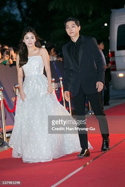 89 Song Joong Ki And Song Hye Kyo Photos And High Res Pictures Getty Images