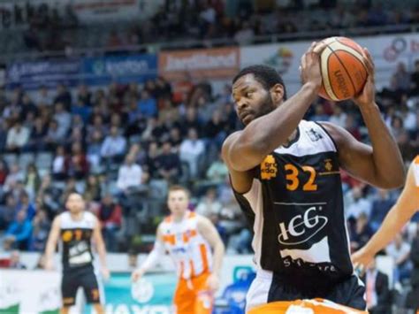 Shaquille Oneal Cleare Llega A Héroes De Falcón Líder En Deportes