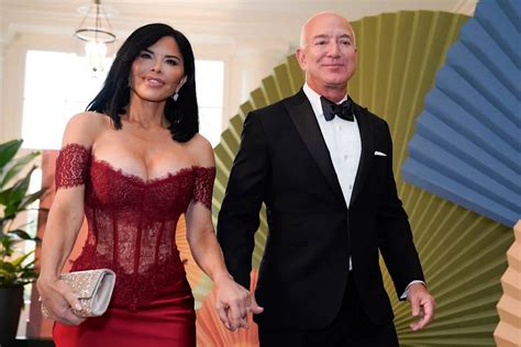 Jeff Bezos And Lauren Sánchezs Wedding Everything To Know