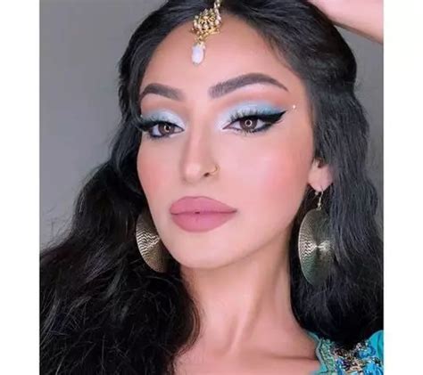 Light Blue Makeup