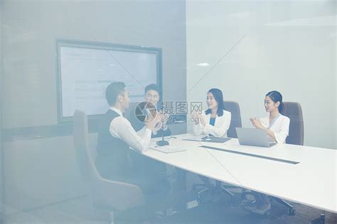 商务人士会议室开会鼓掌形象高清图片下载 正版图片506952206 摄图网