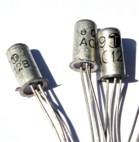 112 Surface Barrier Germanium Transistor Was The First High Frequency Transistor Capable Of